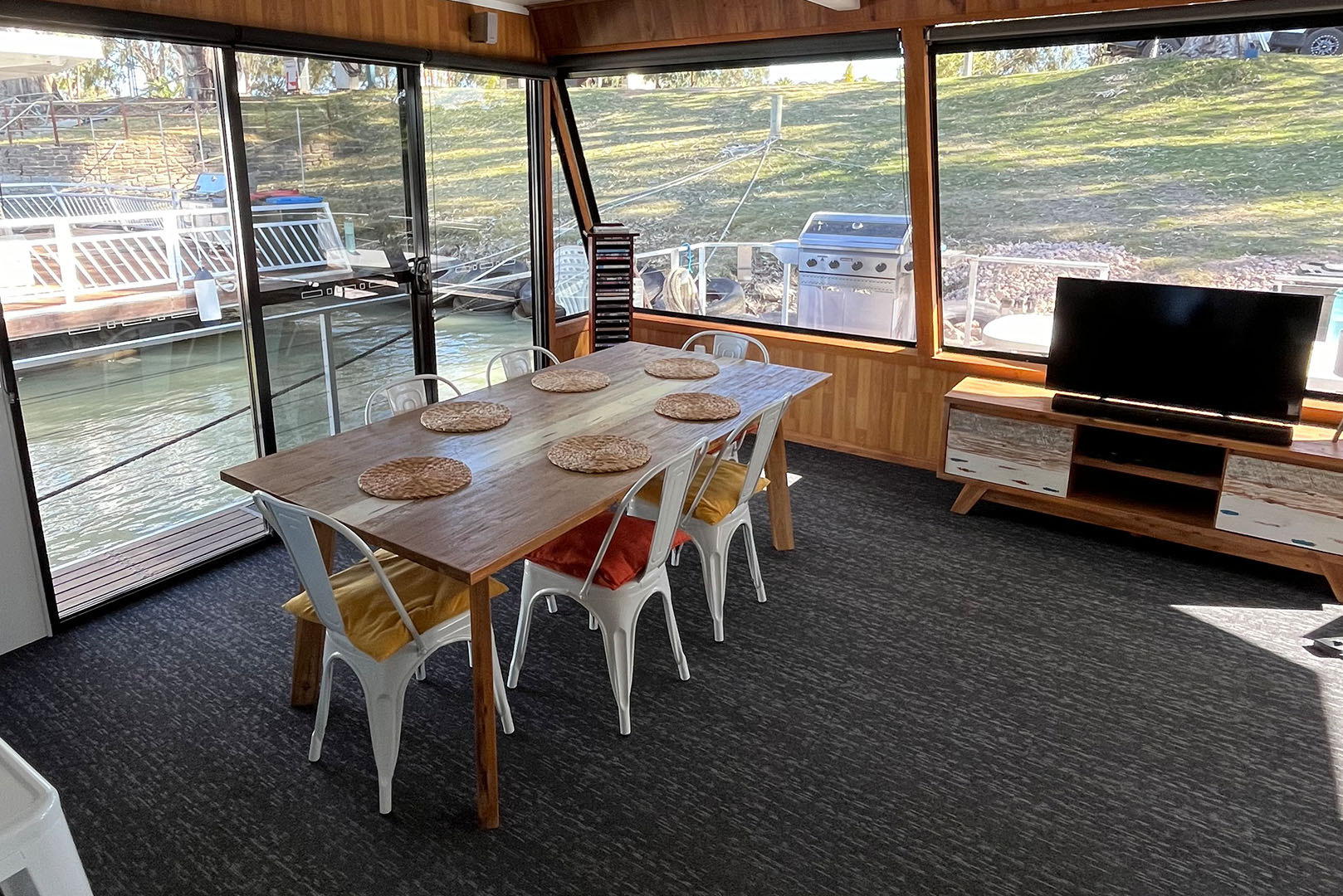 River Murray Houseboat For Hire | Kodari Houseboats Morgan SA
