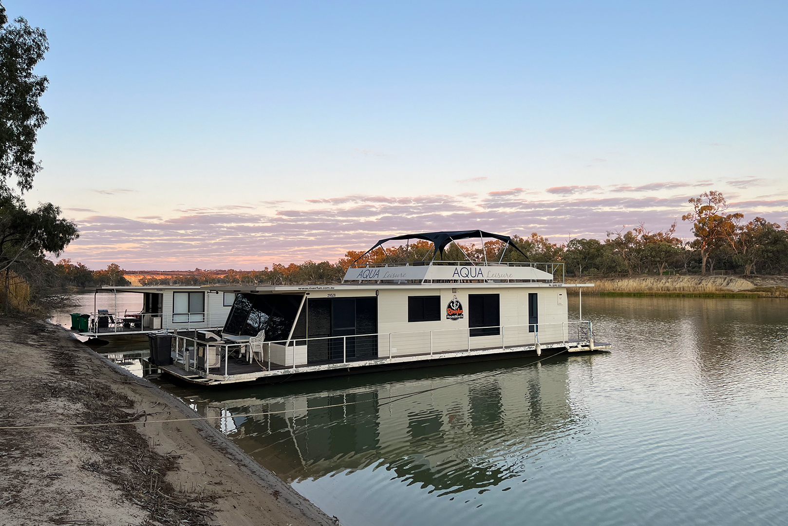 River Murray Houseboat For Hire | Kodari Houseboats Morgan SA