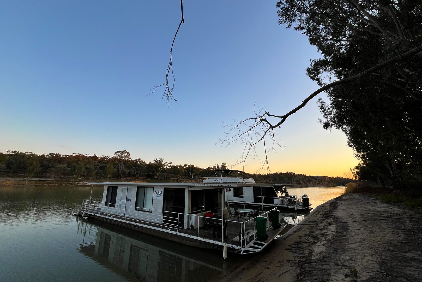 River Murray Houseboat For Hire | Kodari Houseboats Morgan SA