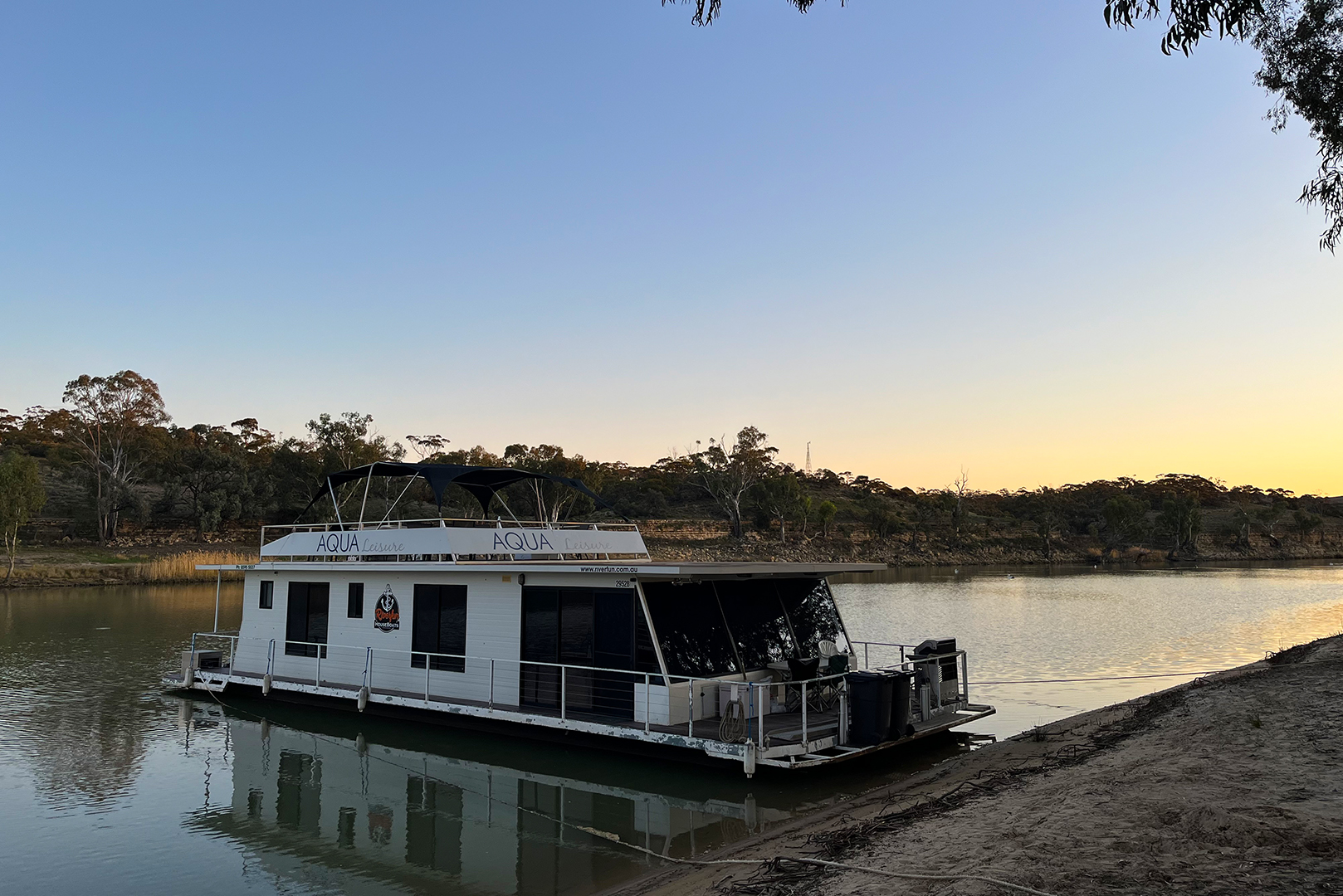 River Murray Houseboat For Hire | Kodari Houseboats Morgan SA