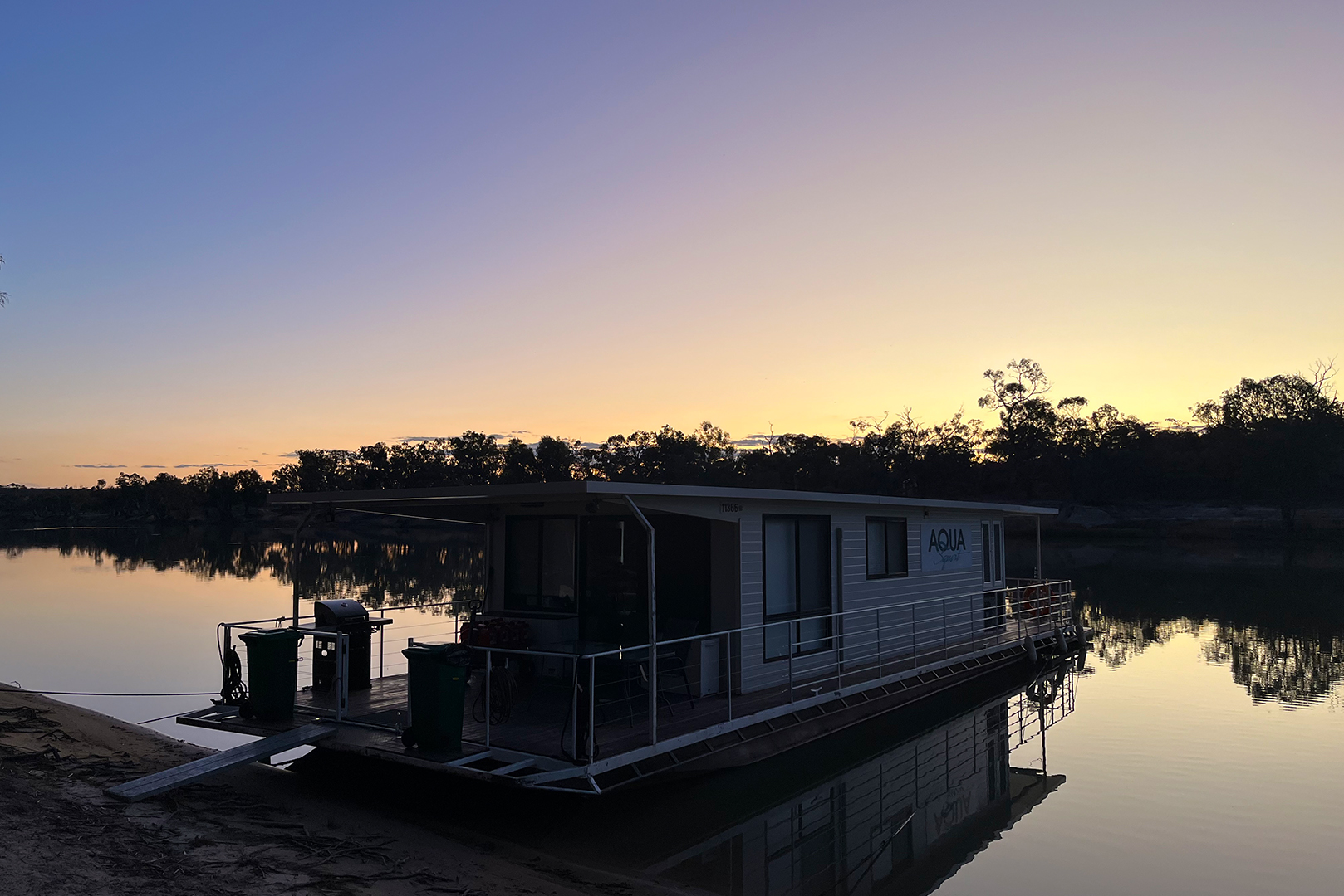 River Murray Houseboat For Hire | Kodari Houseboats Morgan SA